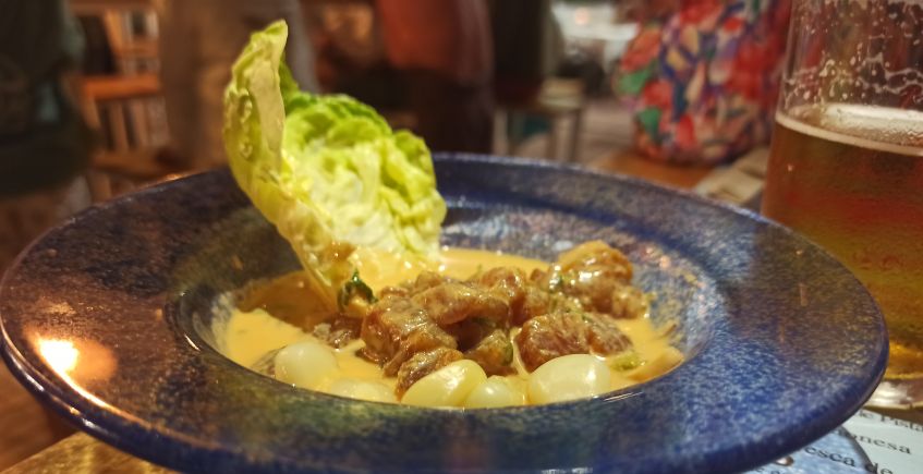 Endiche Bar, taco de atún y ensaladilla de coco en Zahara de los Atunes ...